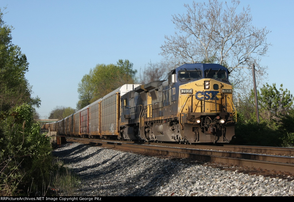 CSX 7831 and train Q216
